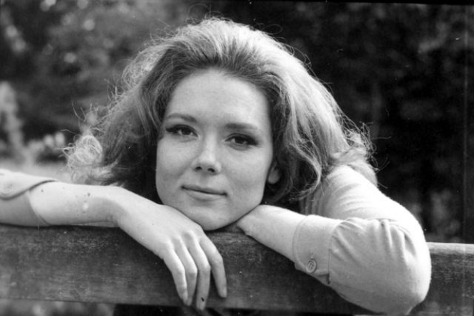 Diana Rigg: We Have All The Time In The World – Little Bits of Gaming ...
